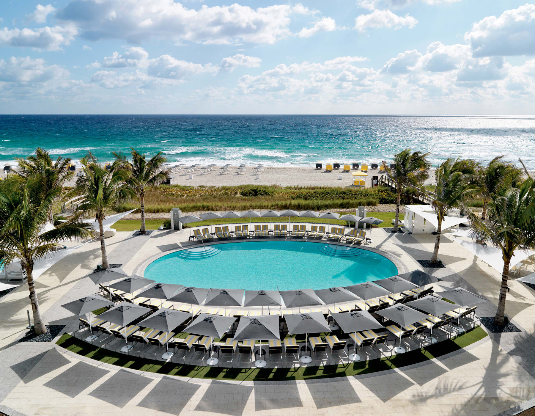 1-boca-raton-resort-club-pool-ocean | Segue Viagem